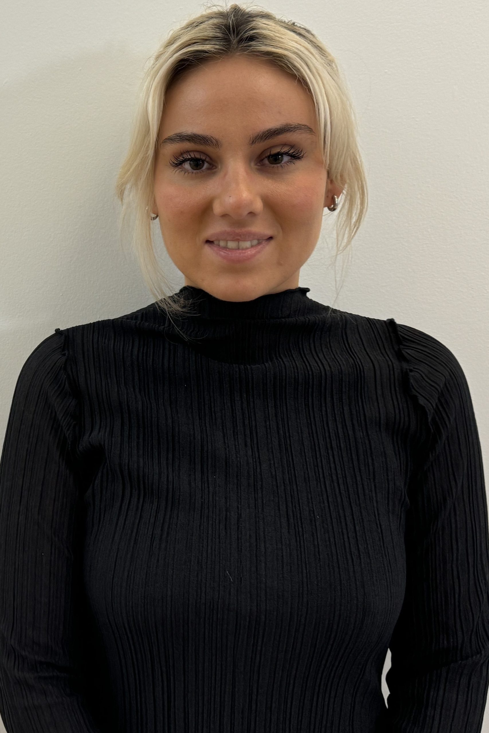 Kayleigh Irvine - Wolfenden